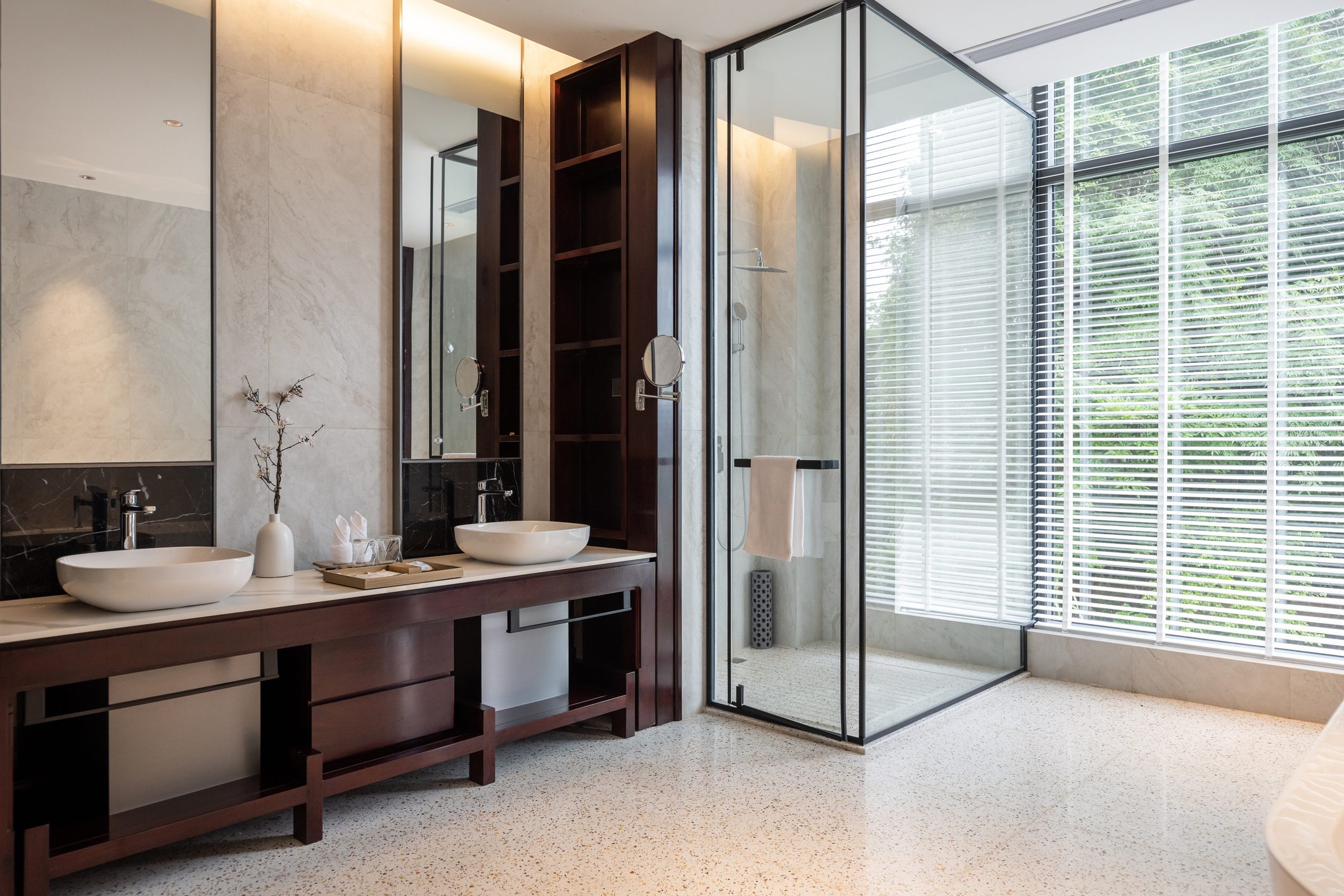 Clear Views, Local Roots: How Custom Shower Doors Are Elevating ...